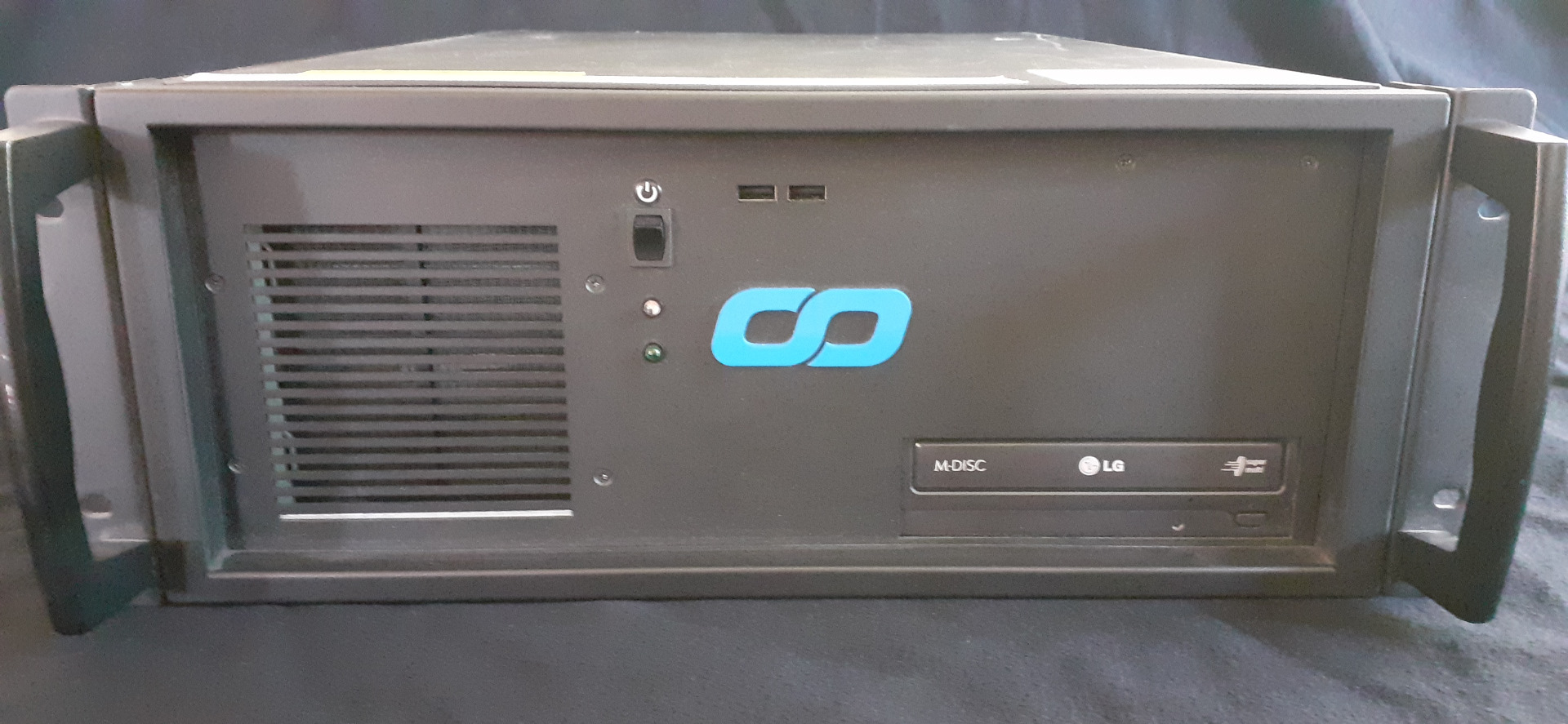 Coolux Christie Quad Player mit DVI Prozessor: 4x DVI Out / 2x SDI Out | 4700 EUR - Gebrauchte ...